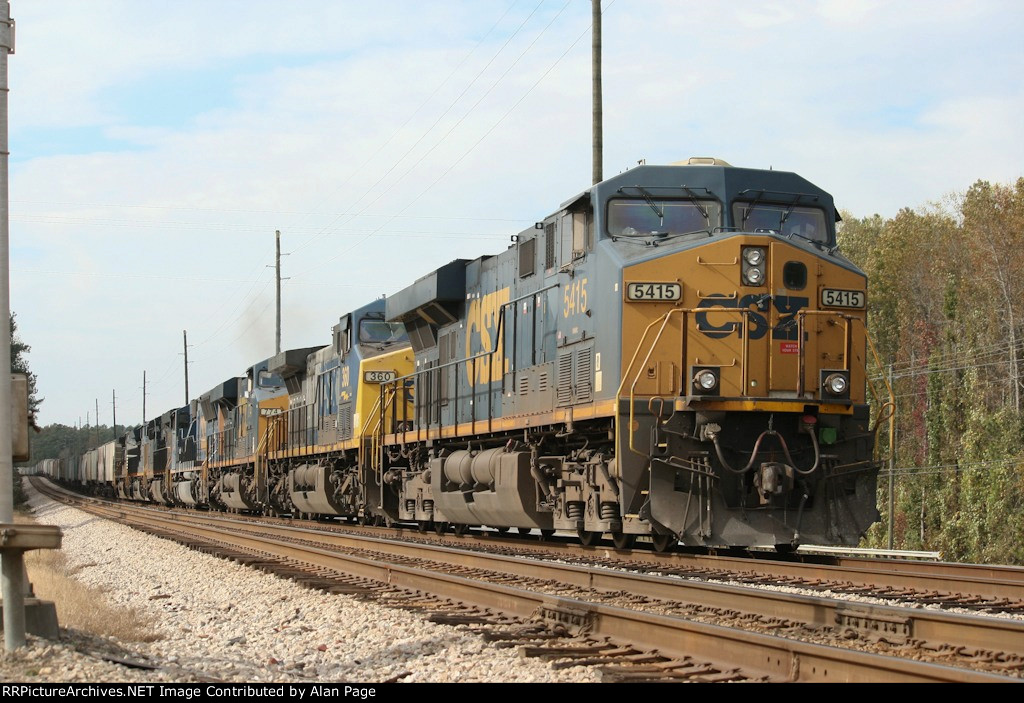 CSX 5415 leads a line of 7 units